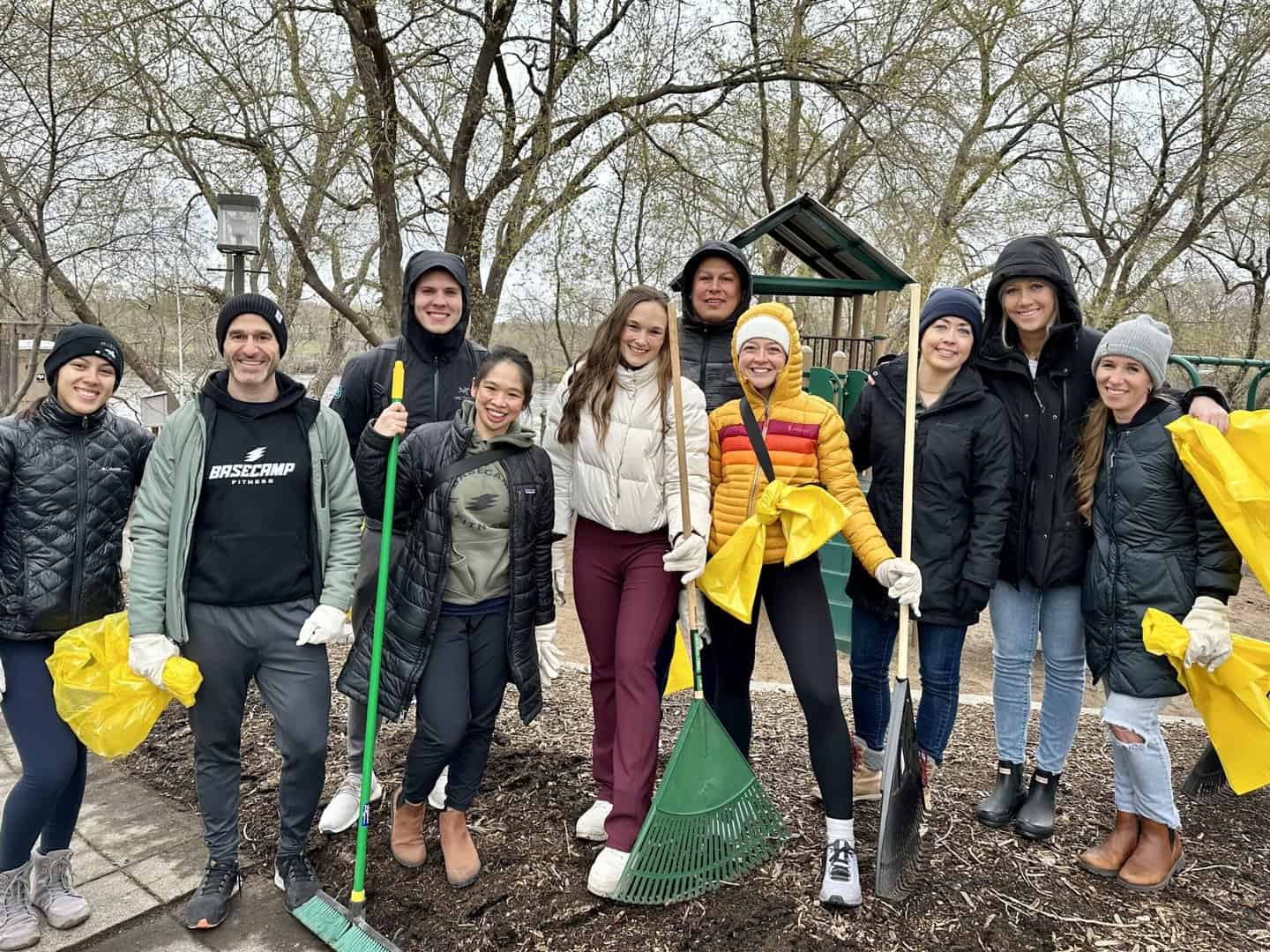 Record Turnout For 2023 Earth Day Cleanup - North Loop Neighborhood ...