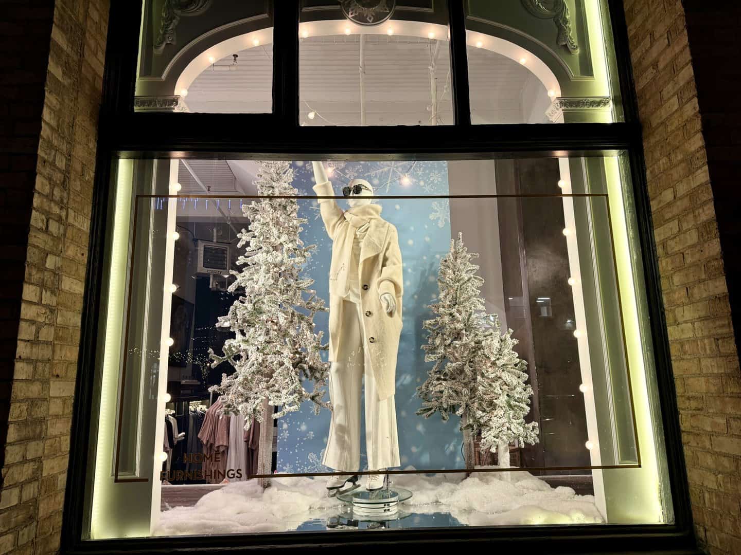 MP3 Debuts New Windows, Will Turn Alley Into Winter Wonderland - North ...