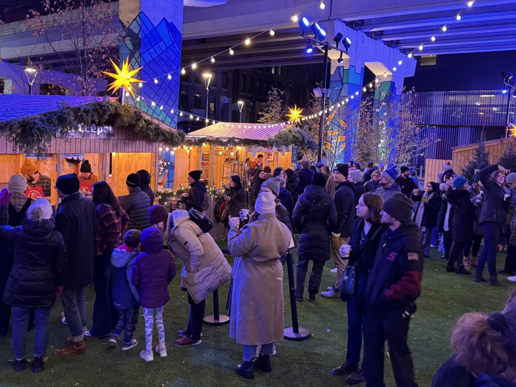 North Loop In Full Holiday Mode - North Loop Neighborhood Association